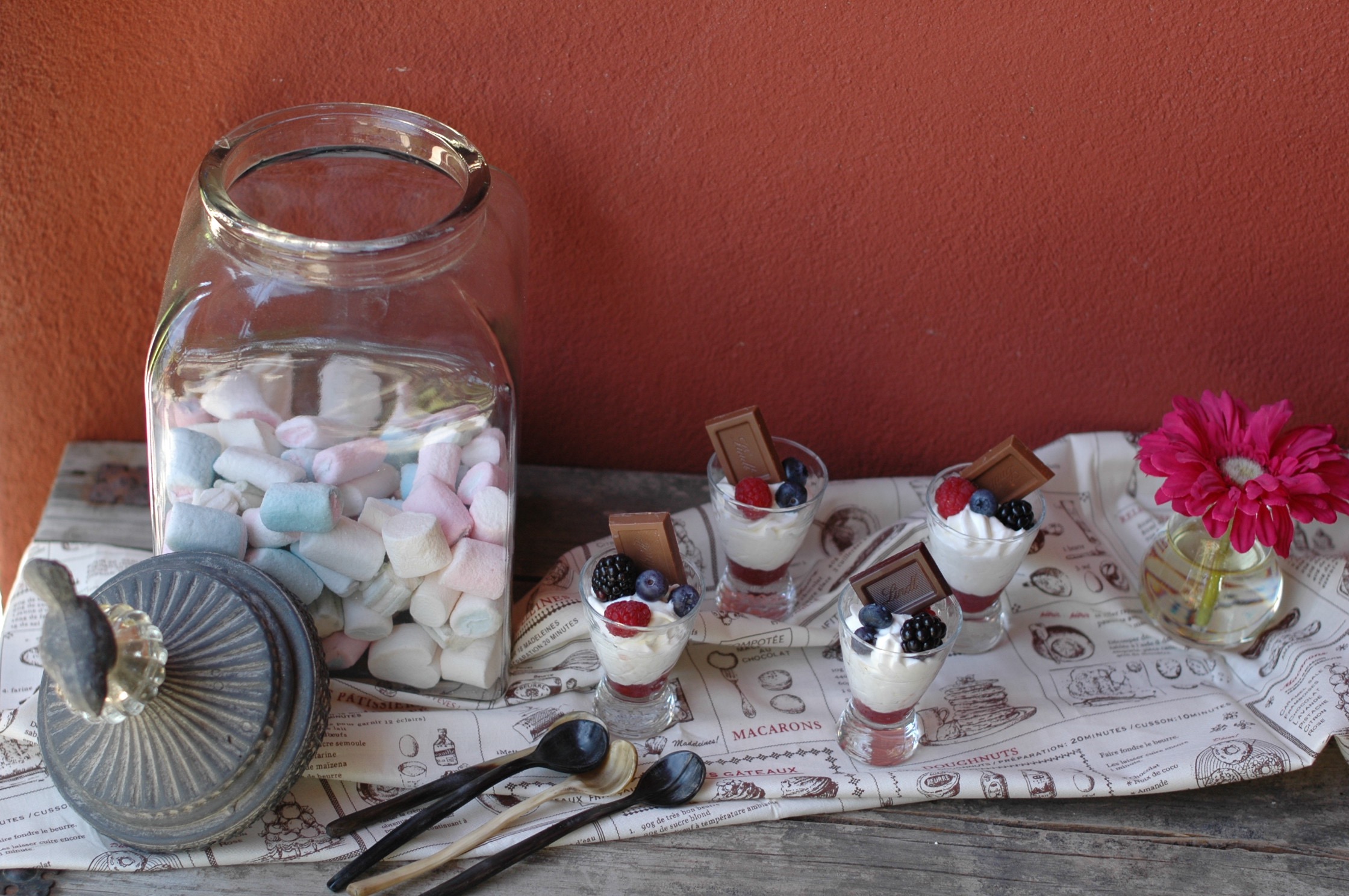 Mouse de Queso con Frutos Rojos. - El Faro de Caramelo